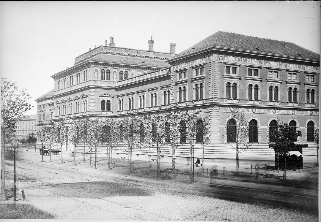 MAKtour: 160 Year's of MAK (in German) - MAK Museum Vienna